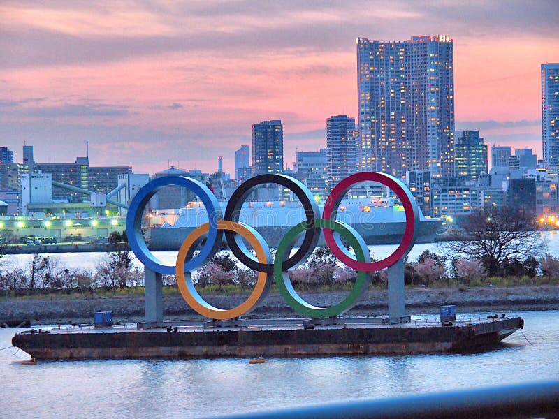 Olympische ringen in tokio redactionele stock foto. Image of olympisch ...