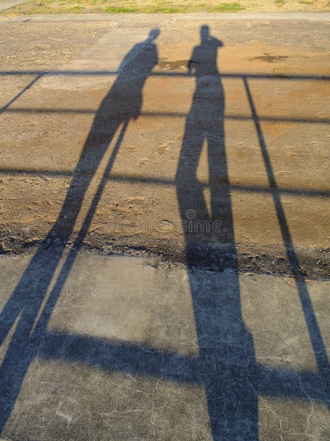 Ombres de deux personnes photo stock. Image du chaud - 42446458