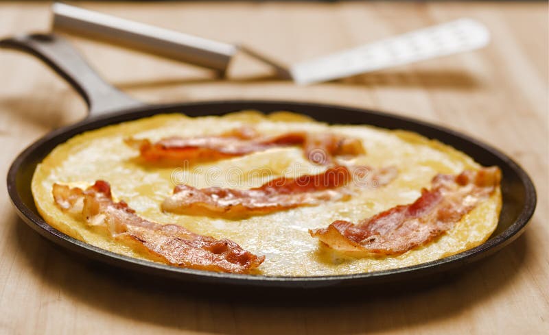 Omelette Frite Rustique De Lard Image stock - Image du fermer ...