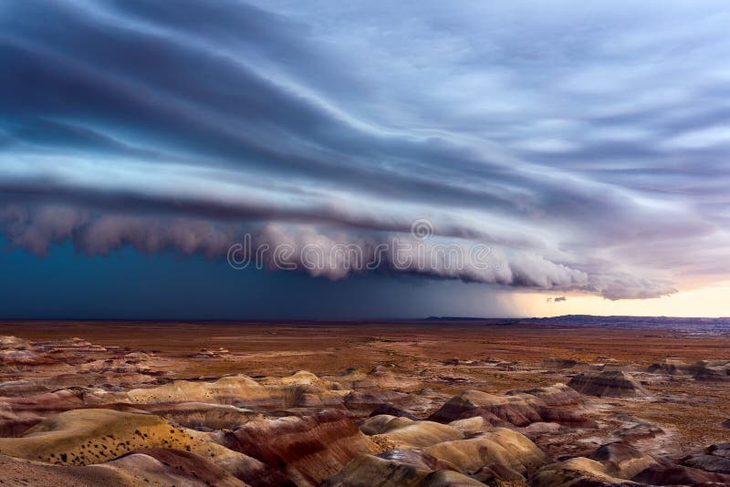 Ominous Shelf Cloud and Thunderstorm Stock Image - Image of cloud ...