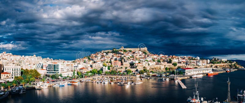 Ominous sky under the city editorial stock image. Image of cloud - 90652734