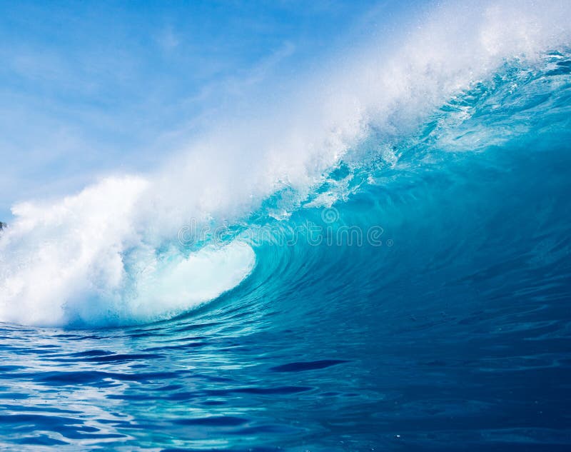 Onda de océano azul foto de archivo. Imagen de coastline - 9882318