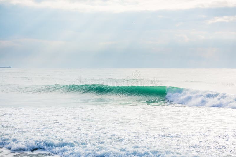 Onda De Turquesa No Oceano E Nos Raios De Sun Foto de Stock - Imagem de ...