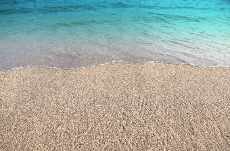 Onda Del Mare Sulla Spiaggia Di Sabbia Fotografia Stock - Immagine di ...