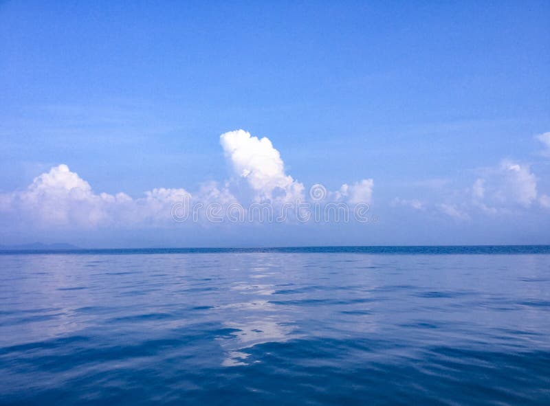 Ondas Do Mar Calmo Em Khanom Imagem de Stock - Imagem de ponto, cercado ...