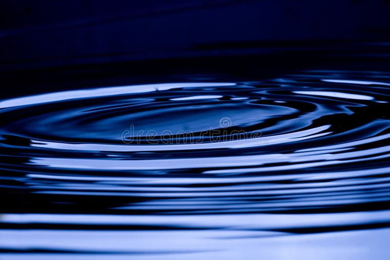 Onde d'eau photo stock. Image du gouttelettes, froid, abstrait - 4753122