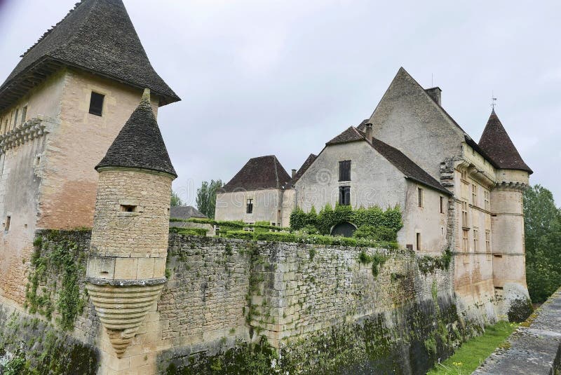 Chateau De Losse at Thonac in the Dordogne Stock Image - Image of ...