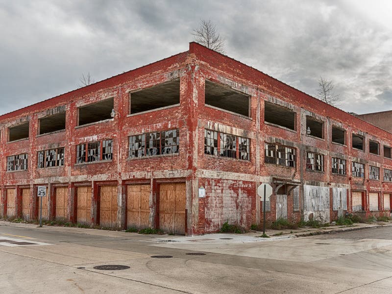 Corner of Brick Warehouse editorial photo. Image of color - 266720386