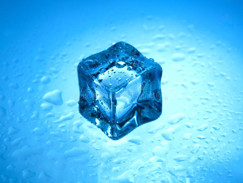 One Frozen Ice Cube With Clear Water Drops Imagen de archivo - Imagen ...