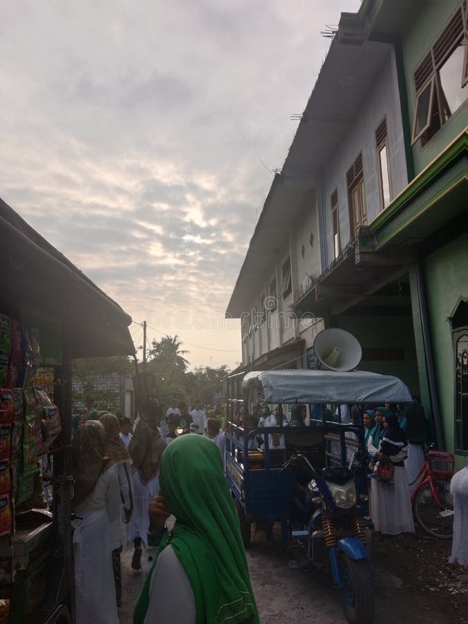 One of the Hustle and Bustle of Human Life in the Worldï¿¼ Editorial ...