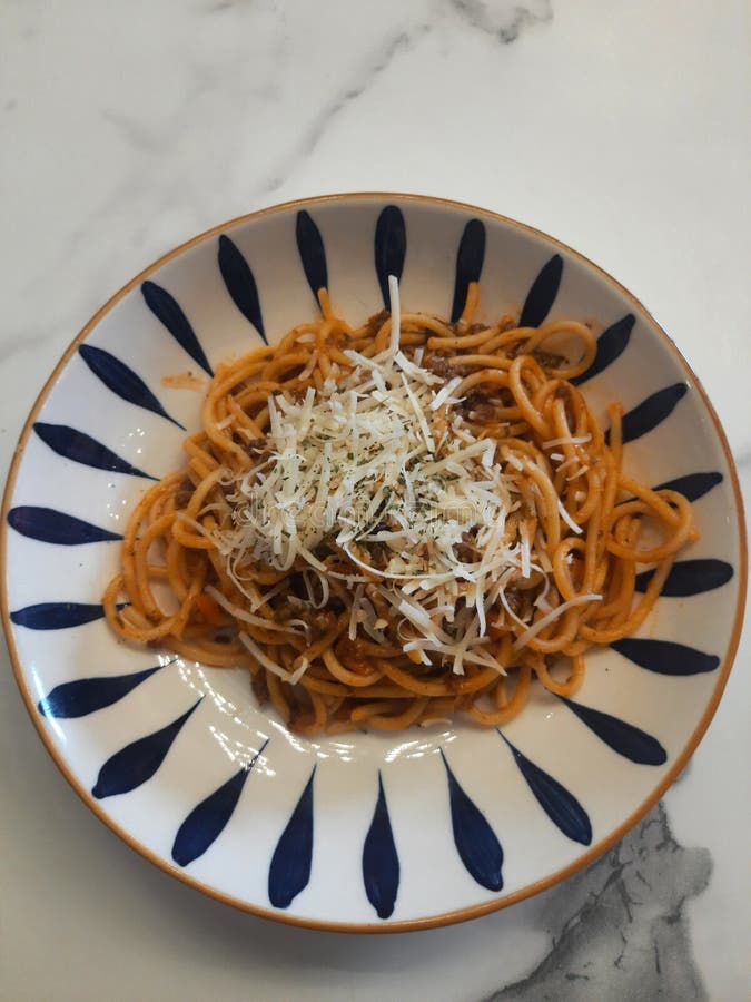 A Portion of Spaghetti Bolognese Stock Image - Image of fresh, pattern ...