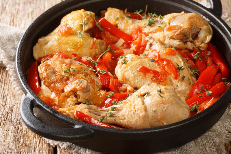 One Pot Basque Chicken with Bell Peppers, Herbs, Tomatoes and Onion ...