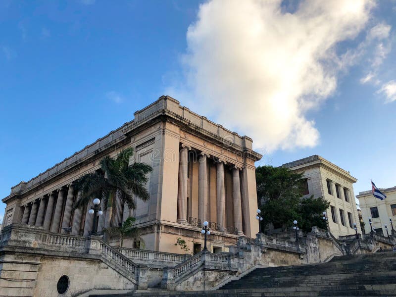 University of Havana in the Capital of Cuba. Editorial Photo - Image of ...