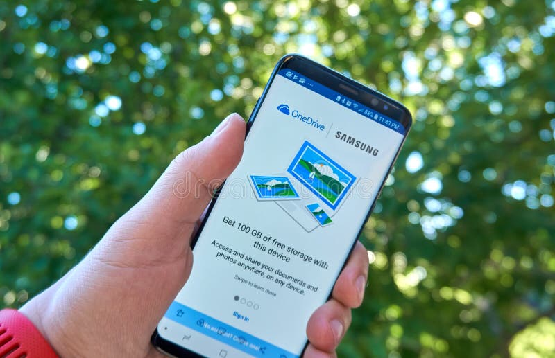 OneDrive Mobile App on Samsung S8. Editorial Photography - Image of ...