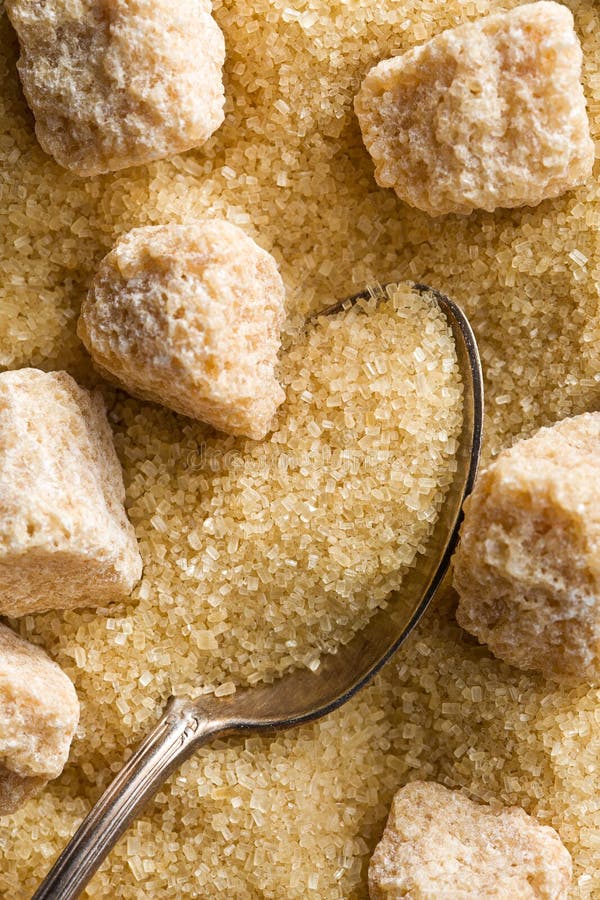 Ongeraffineerde Rietsuiker in Kom Stock Foto - Image of kubus, bruin ...