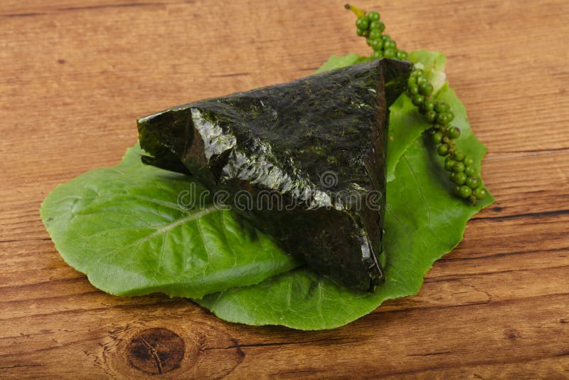 Onigiri stock foto. Image of stijl, japan, achtergrond - 111772348