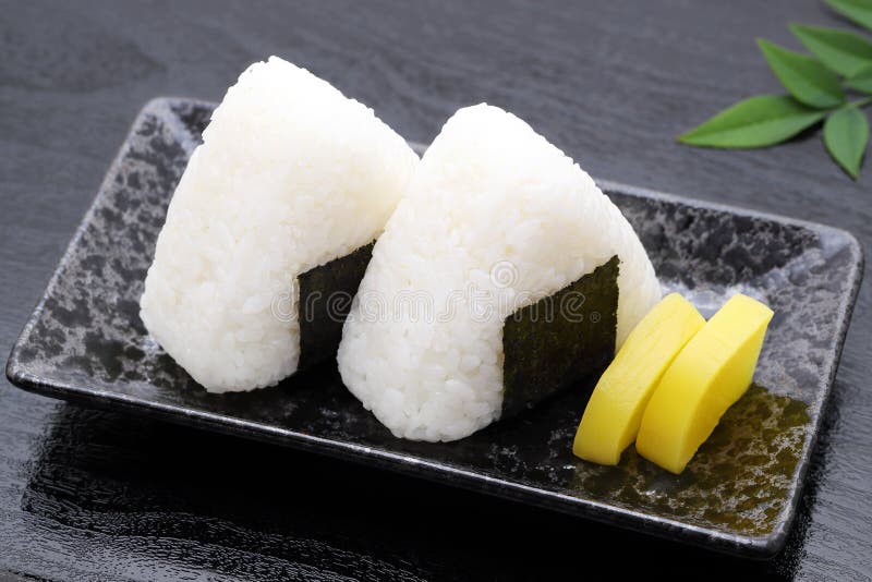 Onigiri, Comida Japonesa, Bola De Arroz Japonesa Foto de archivo ...