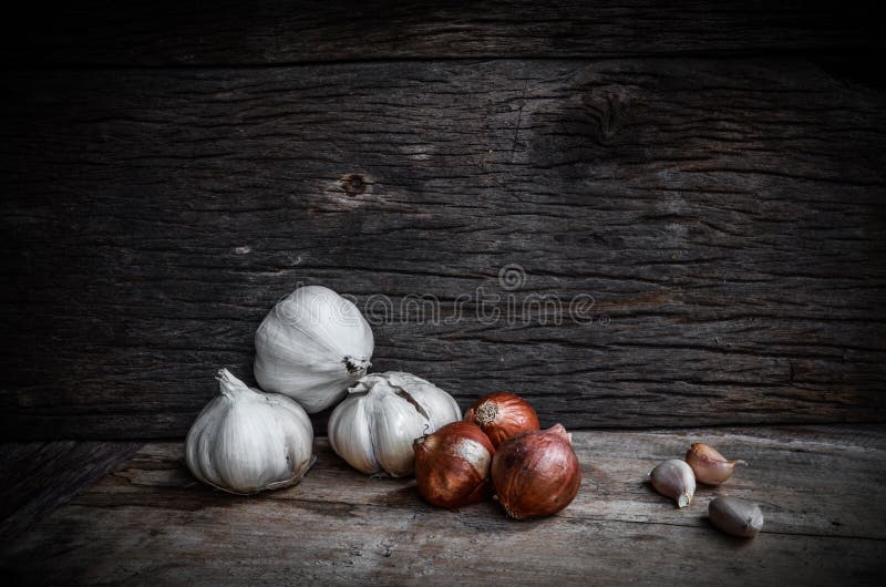 Onions and Garlic Still Life Stock Image - Image of rustic, shiny: 35850949
