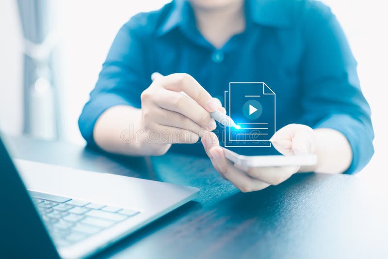 Online Education, Students Can Learn and Earn a Degree Via Virtual ...