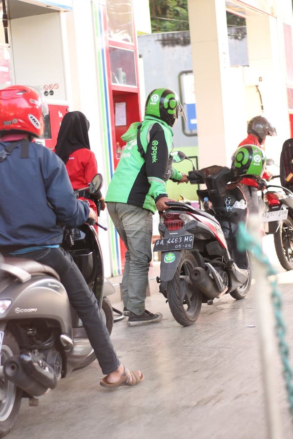 Gojek driver editorial stock image. Image of racing - 285635379