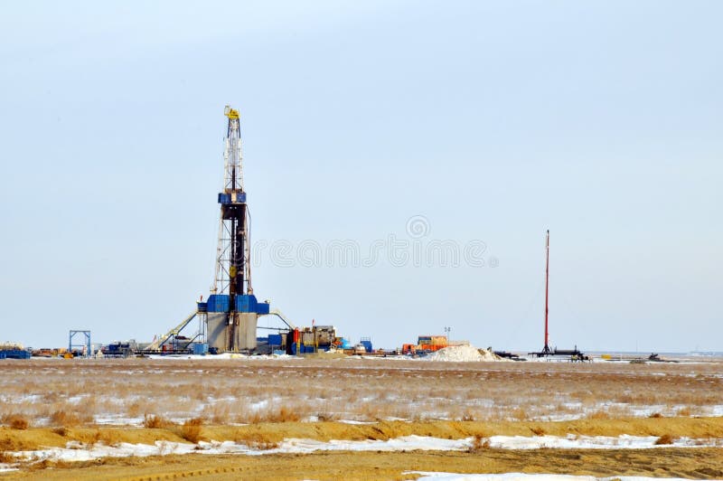 The onshore drilling rig stock image. Image of field - 178515985
