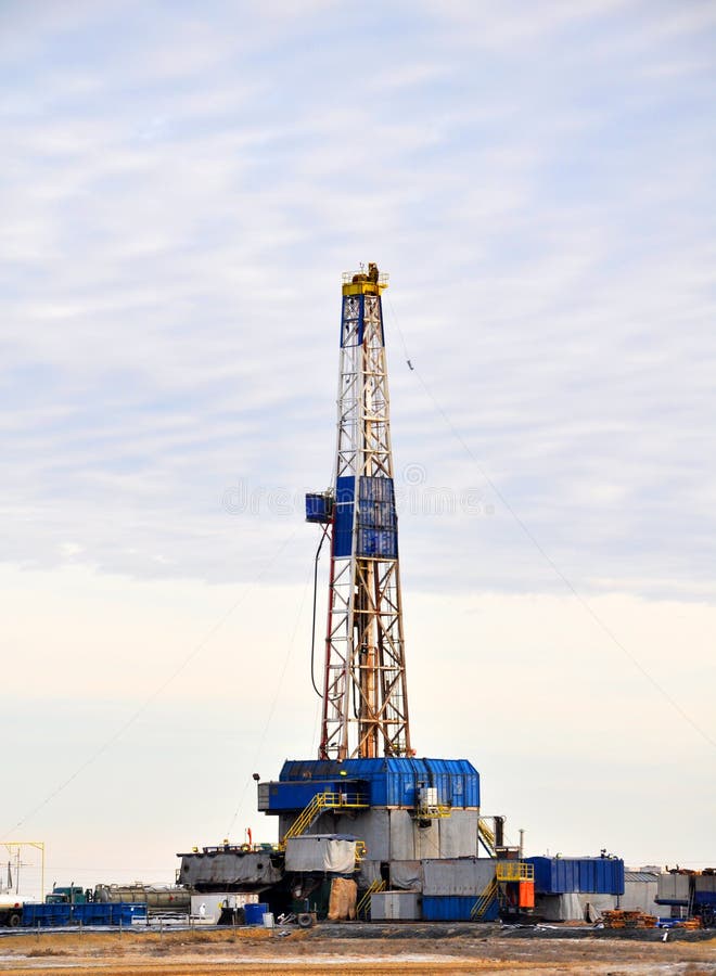 The onshore drilling rig stock image. Image of worksite - 178515987