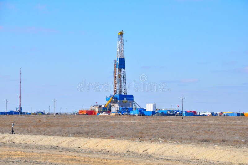 The onshore drilling rig stock photo. Image of technology - 178516068