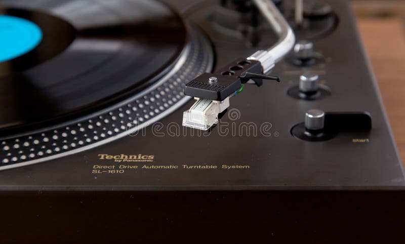 Ontario, Canada - December 26 2017: Vintage Record Turntable Player ...