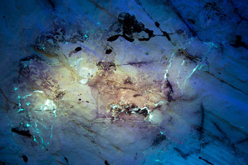 Opal Seam in UV Light stock image. Image of cross, pedy - 247379839