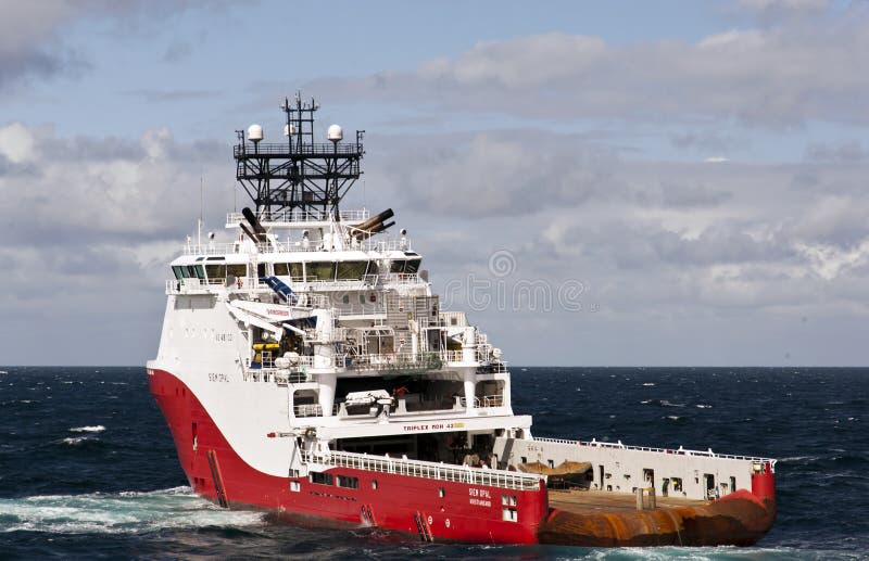 Siem Shore Ahts Siem Ruby Limpou Rochas E Pedras Ao Longo Da Rota De ...