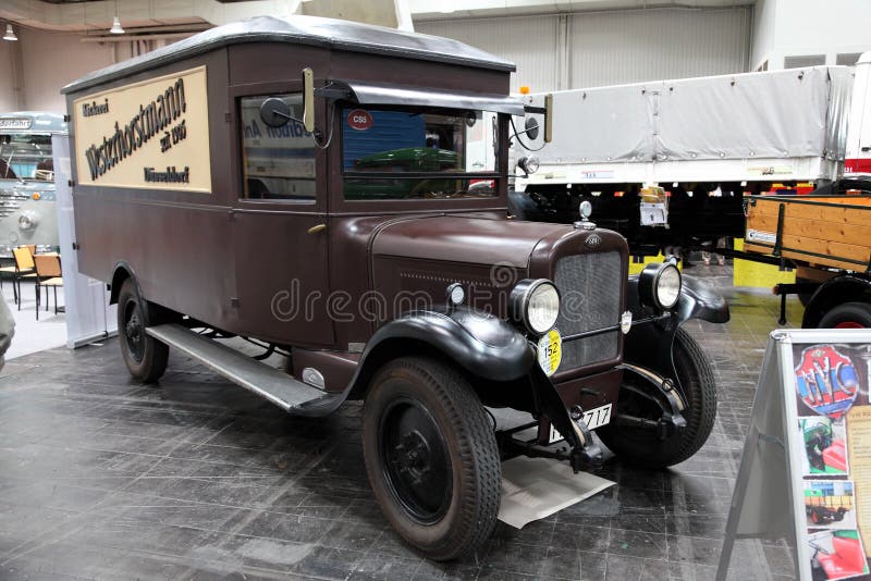 Opel Oldtimer Van editorial photography. Image of industry - 26790677