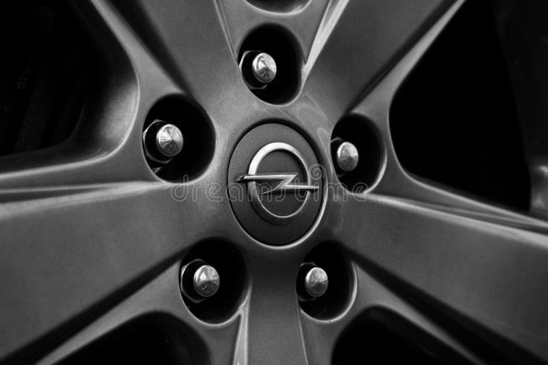 Opel wheel editorial photography. Image of wheel, metal - 98009757