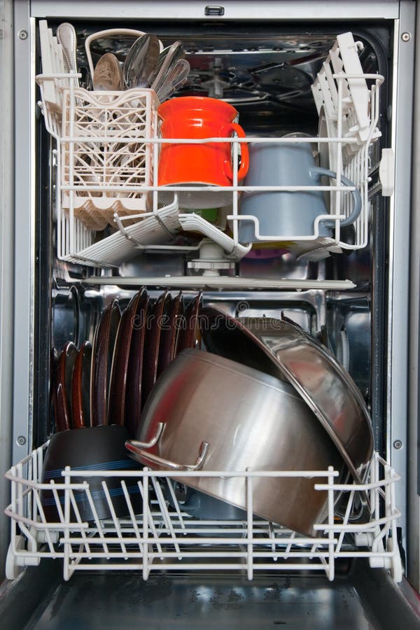 Afwasmachine stock foto. Image of menselijk, allen, huis - 22041744