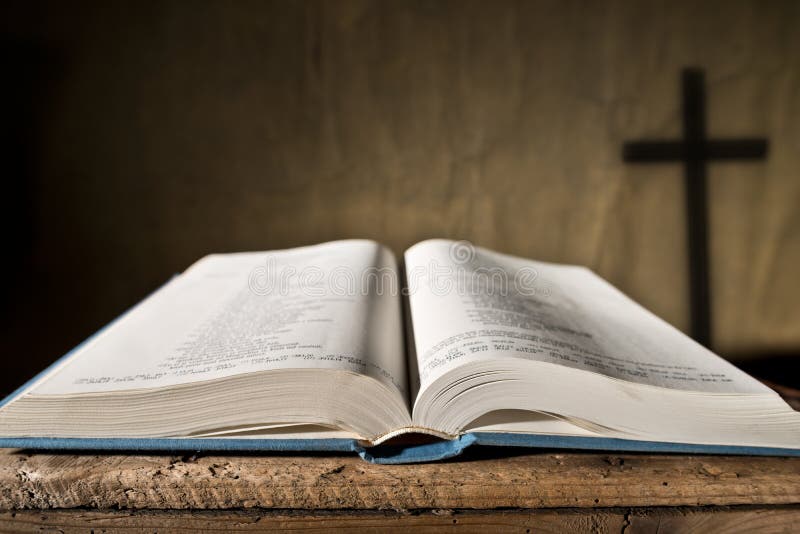 Open Bijbel stock foto. Image of geloof, godsdienst, kruis - 53400534