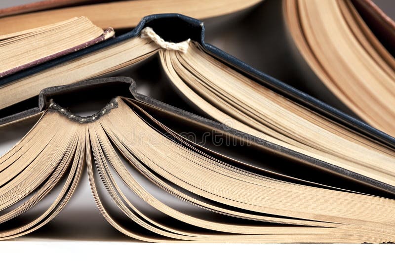 Open boeken stock foto. Image of stapels, onderwijs, boeken - 13719238