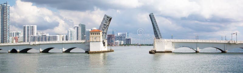 Open bridge in Miami stock photo. Image of florida, beach - 59008780