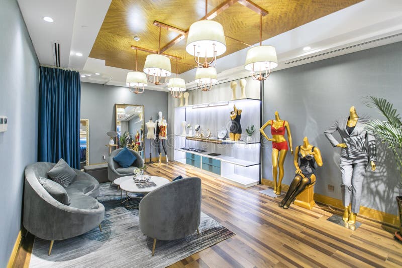 Open and Bright Dance Studio Stock Image - Image of room, house: 250717969