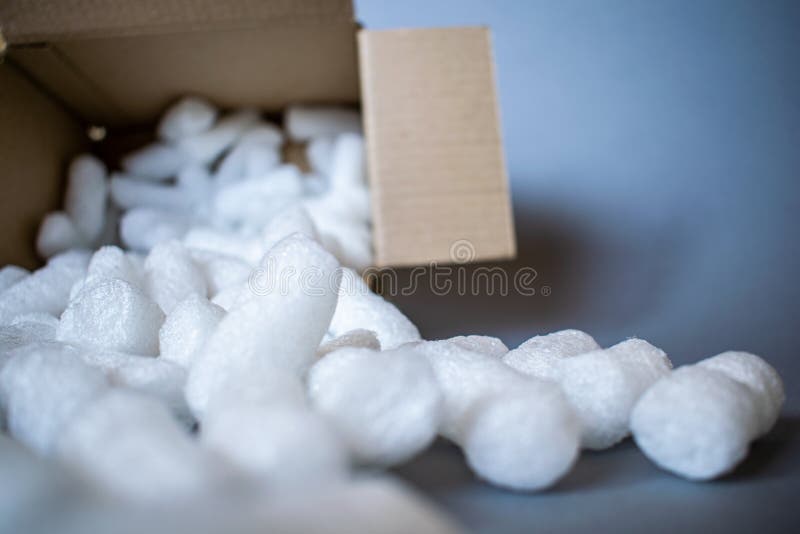 White Styrofoam Filling Pieces, Parcel Packing Materials, Safe and ...