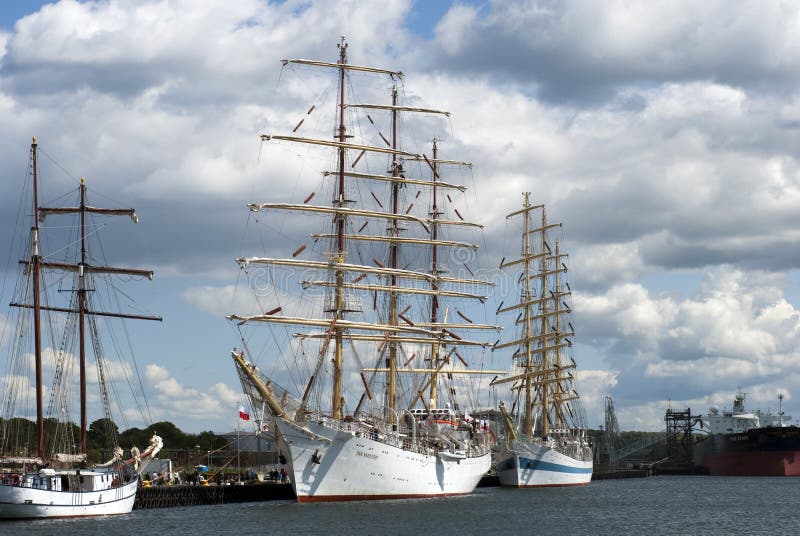 Open City editorial stock photo. Image of pink, mast - 25347763