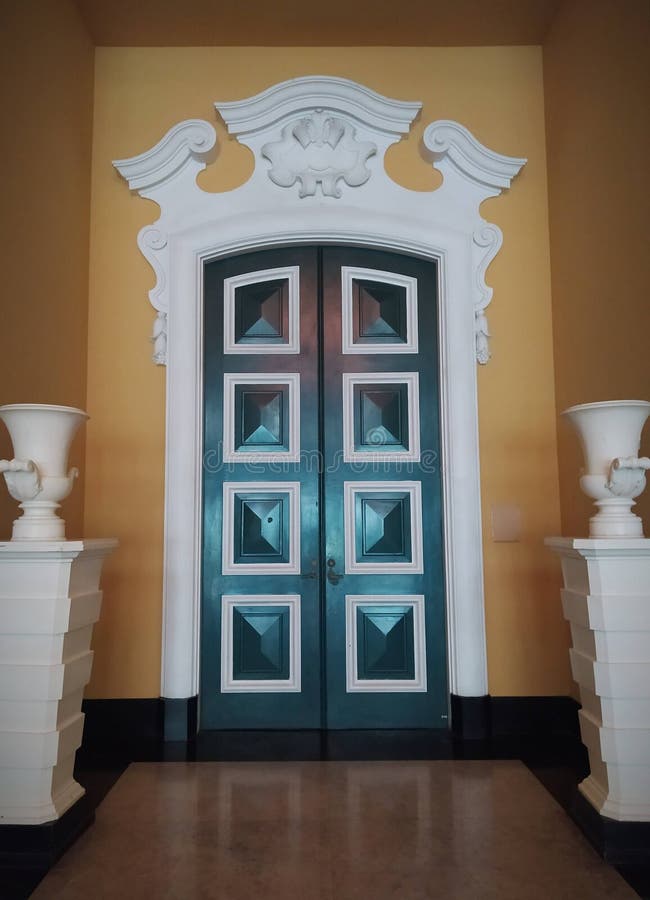 283 Open Castle Gates Stock Photos - Free & Royalty-Free Stock Photos ...