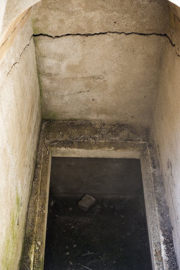 Open Graf in Een Begraafplaats Stock Afbeelding - Image of herdenkings ...