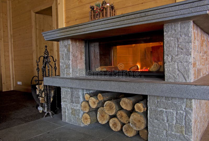 Open haard stock foto. Image of gebrand, brand, plaats - 39631668