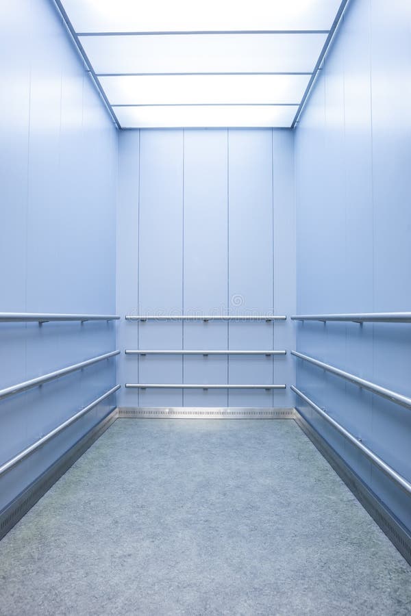 Open Lift Open Deuren Onderaan Mening Stock Afbeelding - Image of lift ...