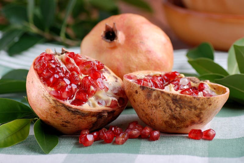 Open Pomegranate with Seeds Stock Image - Image of health, ingredient ...