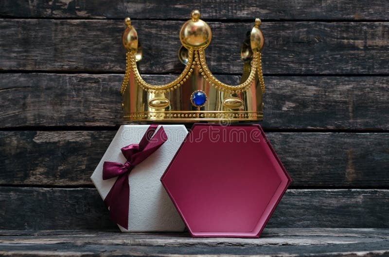 Royal Gift. King in Tuxedo Golden Crown Giving Gift Box To Queen of His ...