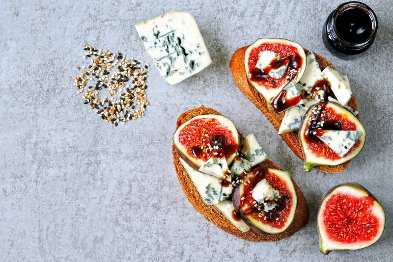Open Sandwiches with Figs and Blue Cheese. Stock Photo - Image of fruit ...