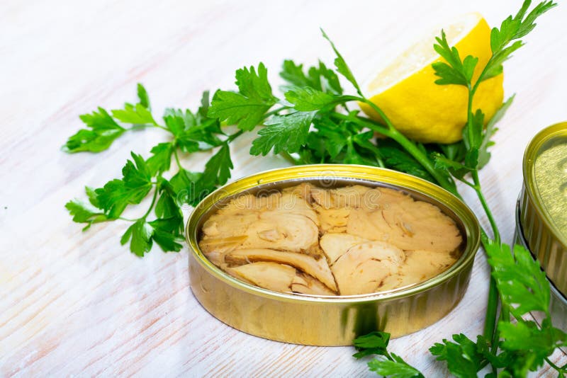 Open Tin Can of Tuna in Oil Stock Photo - Image of food, mackerel ... Open Tin Can of Tuna in Oil Stock Photo - Image of food, mackerel ...