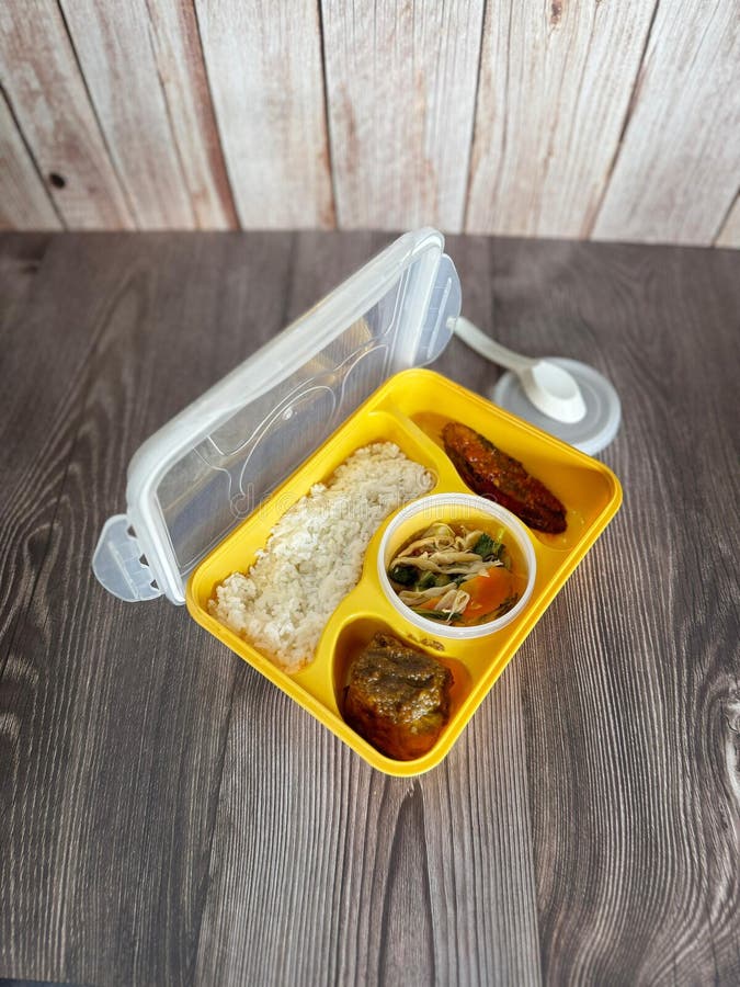 Open Yellow Lunch Box Complete Meal Stock Photos - Free & Royalty-Free ...