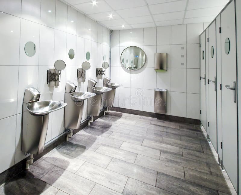 Openbaar toilet stock afbeelding. Image of uitwerpsel - 16422421
