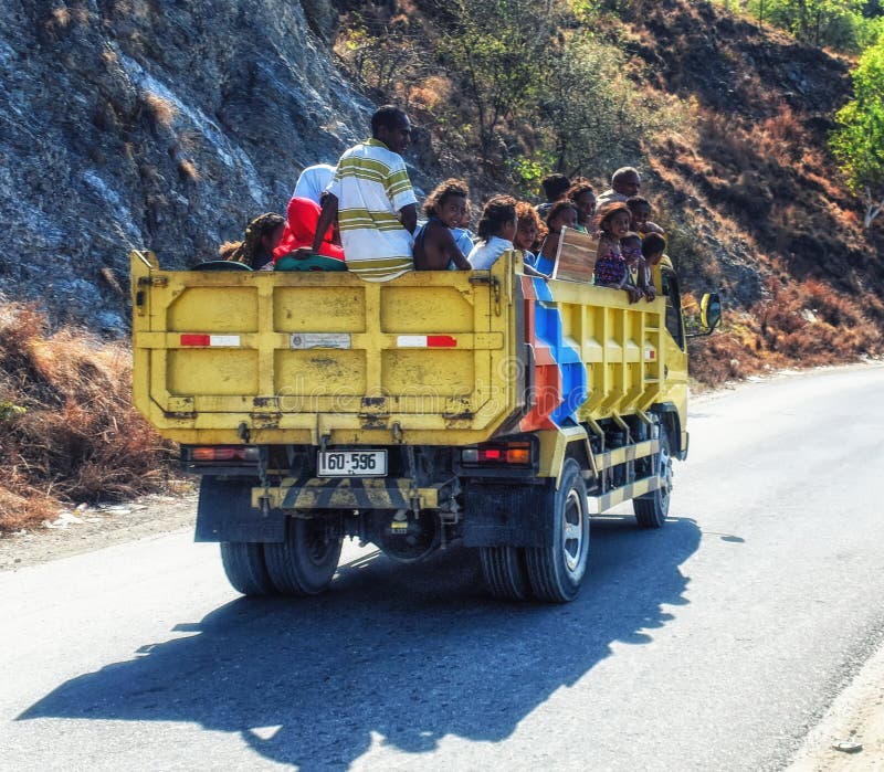 Dili Oost-Timor: Oud Portugees Kanon Door Het Strand Van CityÂ Stock ...